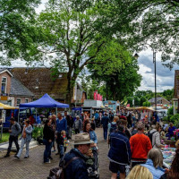 Braderie & Vlomarkt Exloo 2025 v.a. zondag 12 oktober | Exloo